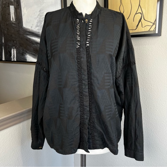 Generation Flo | Tops | Generation Flo Black Woven Button Up With ...